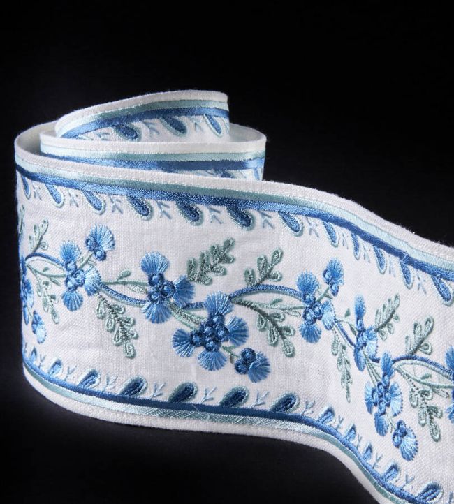 Terrace Vine Trimmings in 566 by Travers | Jane Clayton